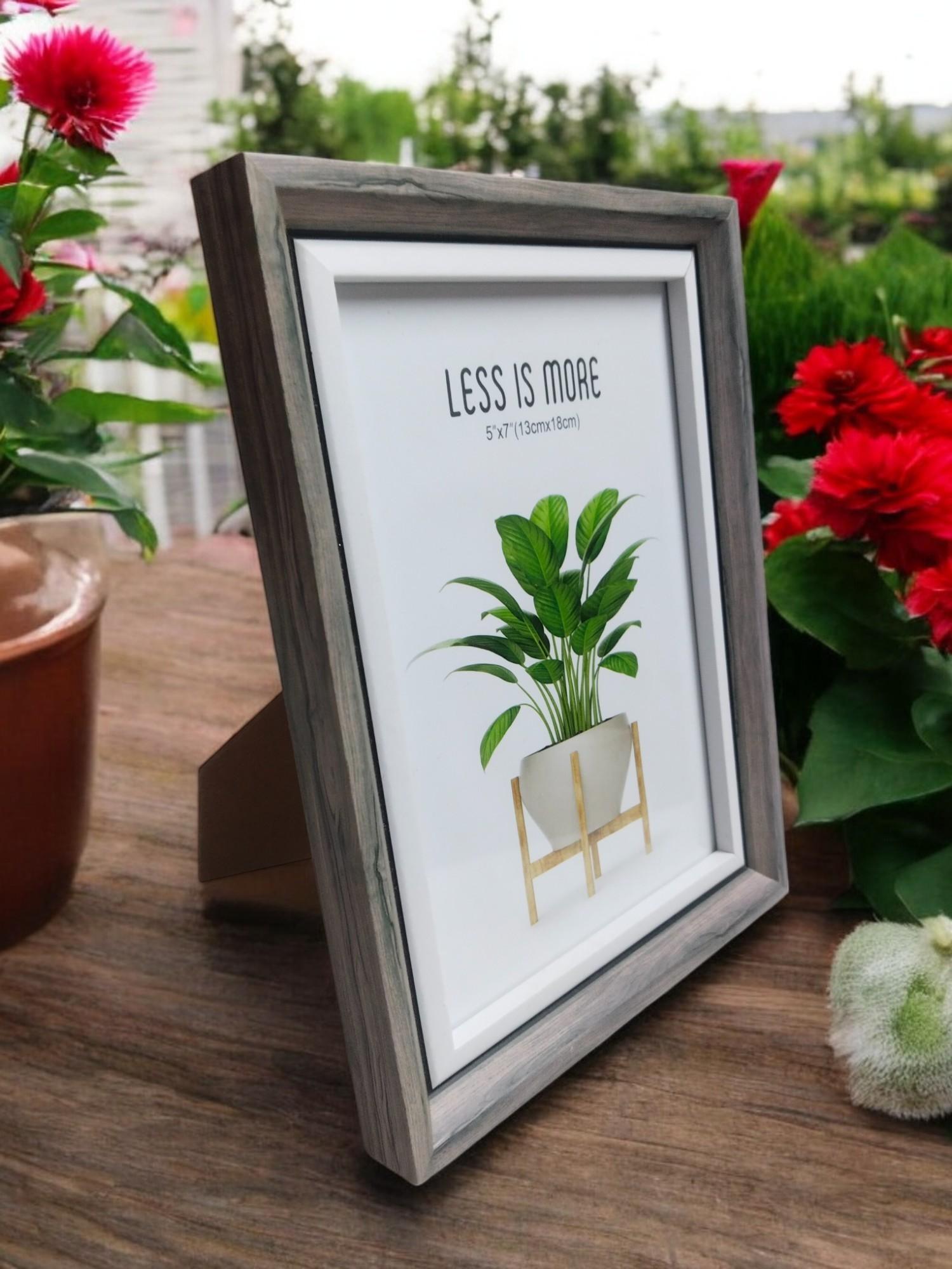 Elegant Photo Frame – Preserve Your Cherished Memories in Style